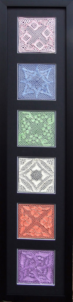 BCF27 Kleine Quadrate Pastelltöne in Flandrischer Spitze – Barbara Corbet